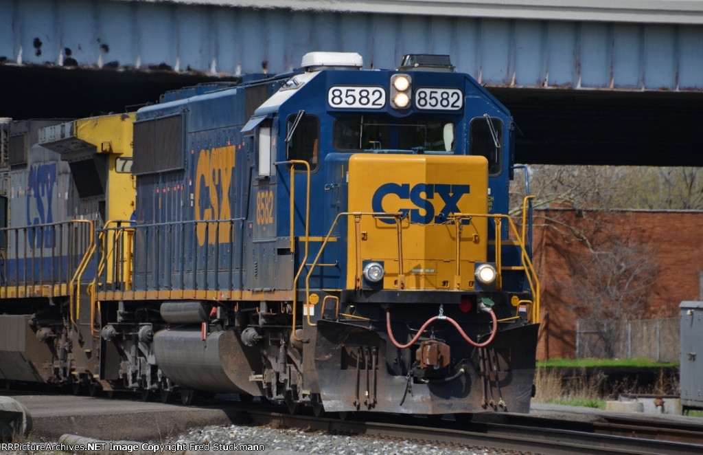 CSX 8582